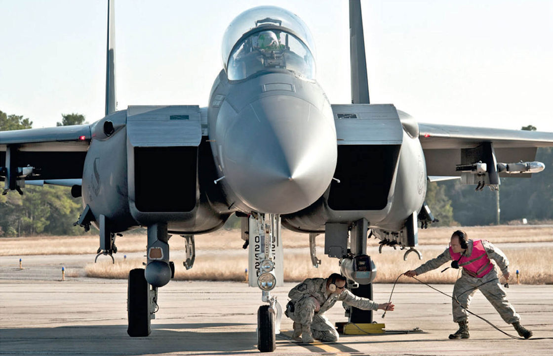 Air International 2011-03