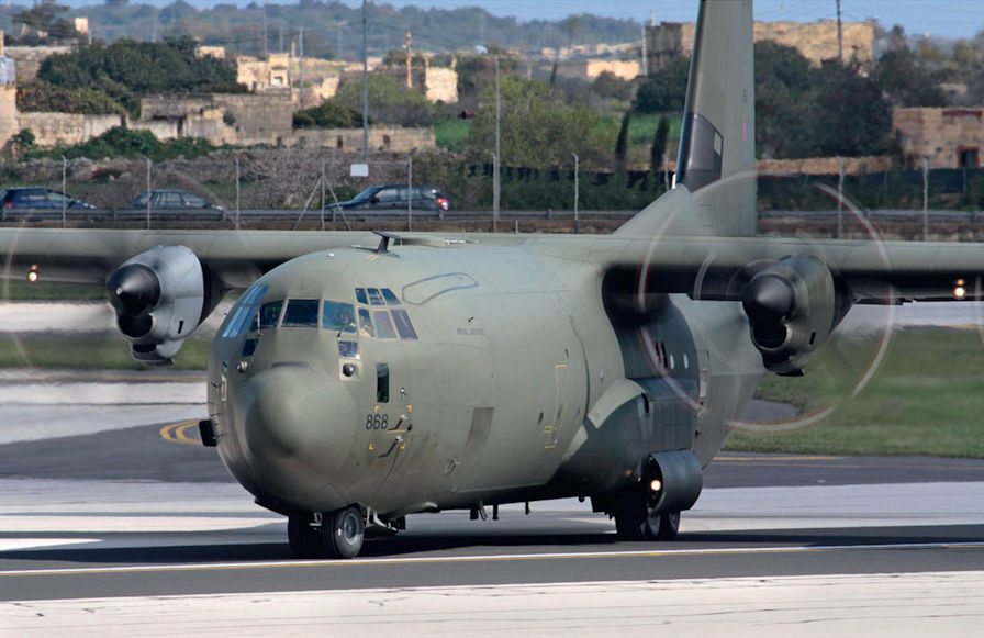 Air International 2011-04