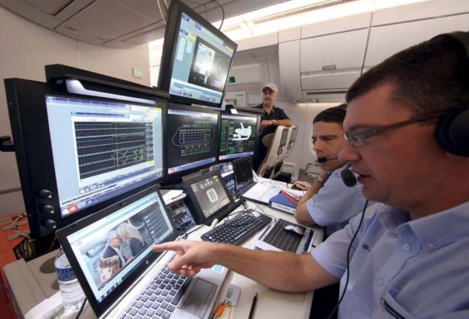 Air International 2014-10