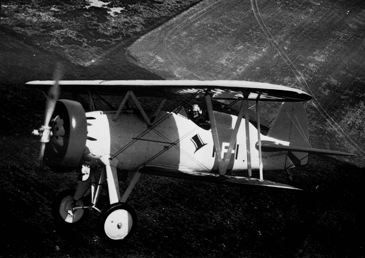 Boeing F4B / P-12
